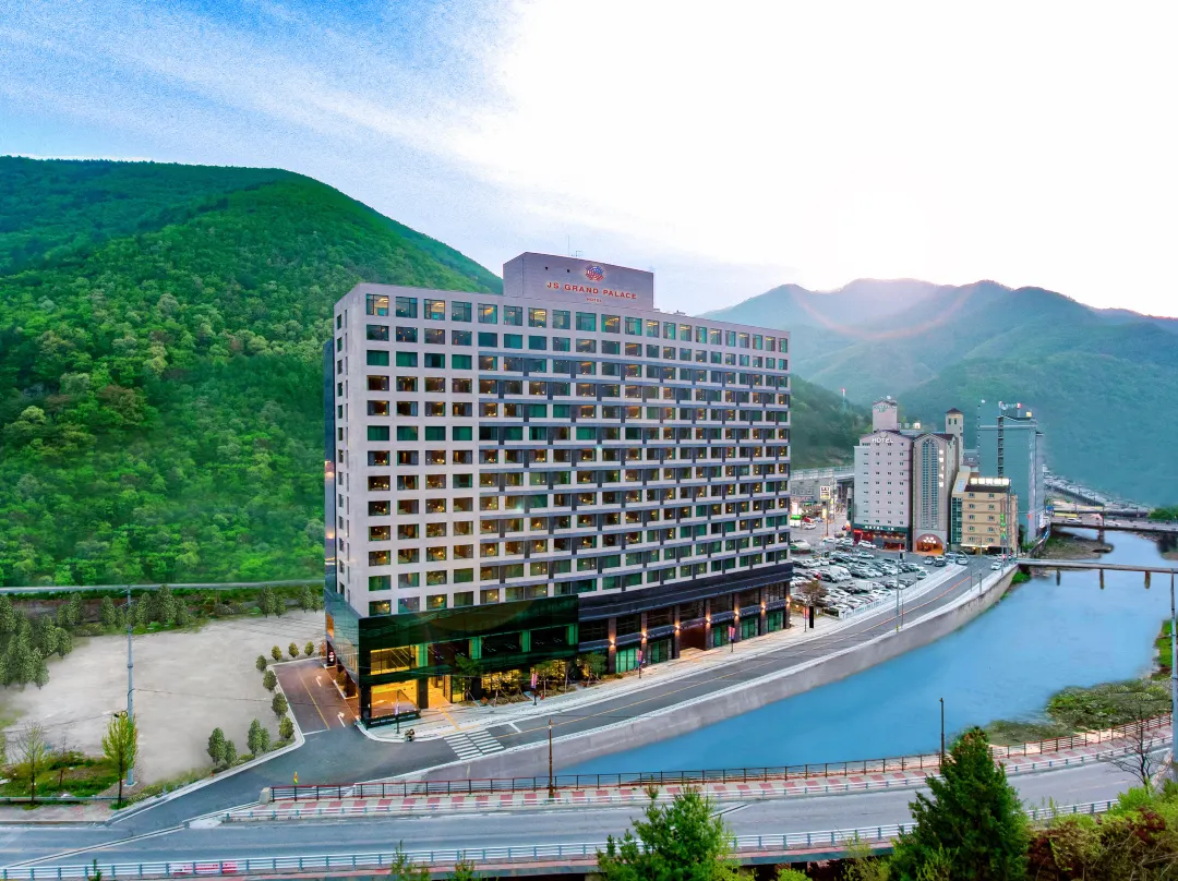 Jeongseon Js Grand Palace Hotel - Andong