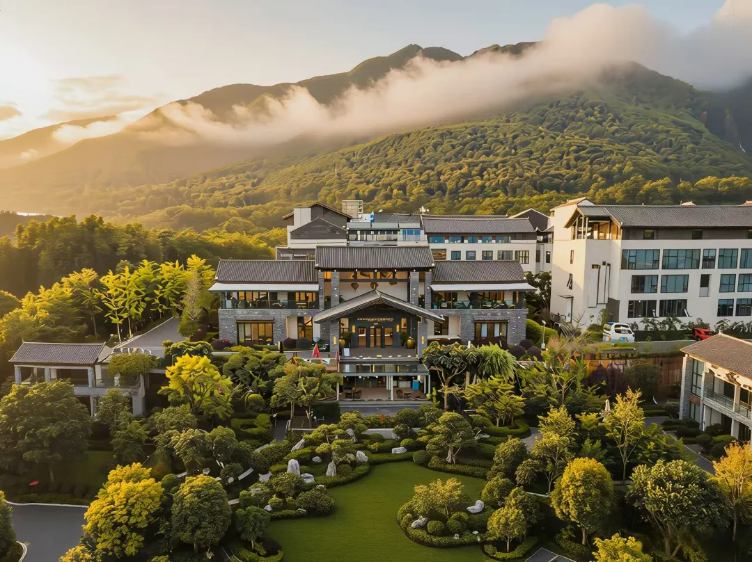 Dali Old City Yueshan Haiban Villa Luxury Hotel - Dali