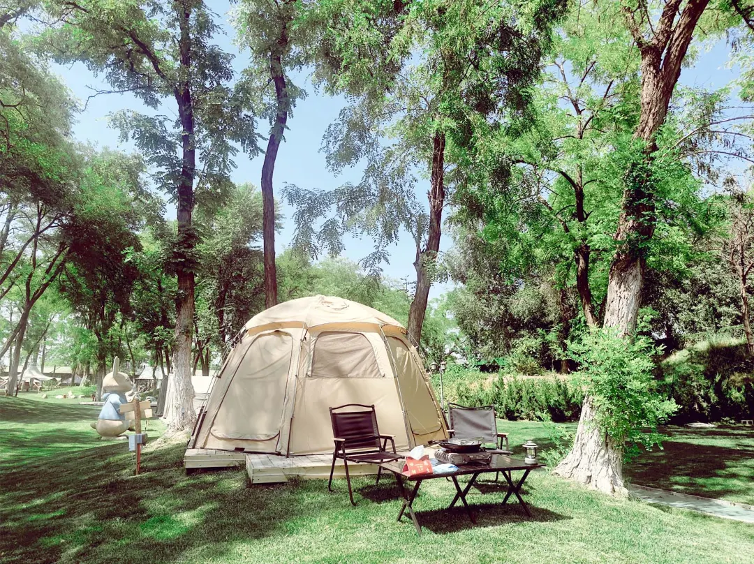 City Camps In Fort Lane, Beijing - Peking