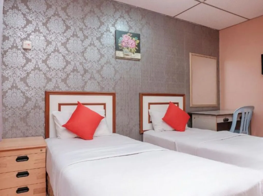 Tiara Hotel - Chukai