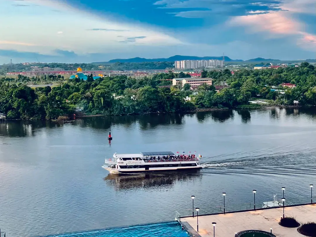 Loff Suite River View 2 Bedroom At Riverine Diamond Resort - Kuching