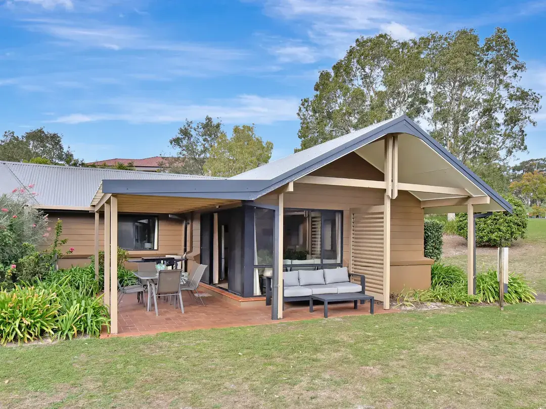 Golf & Beach Bliss: Book Direct In Salamander Bay - Port Stephens
