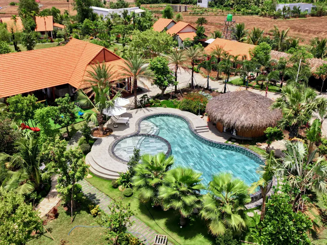 Le Palmier Long An Boutique Resort - Free Outdoor Cinema - Ho Chi Minh City