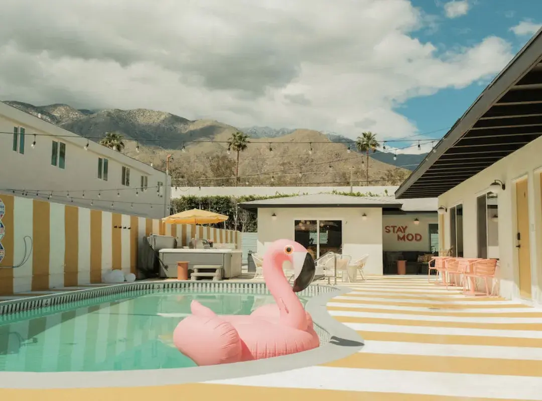 Mod Retreat In Vibrant Palm Springs - Palm Springs