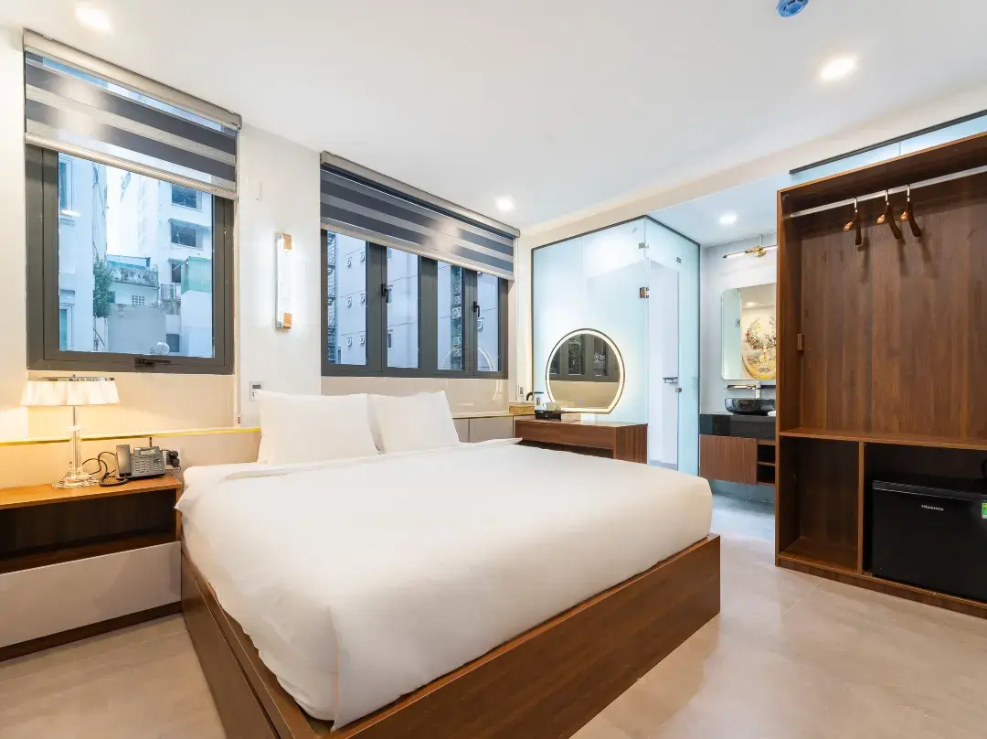 Golden Lunar Hotel - Moonlight Stay In Bui Vien Walking Street - Ho Chi Minh City