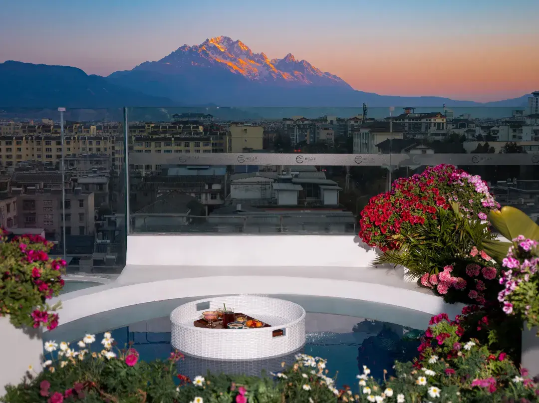 Star Of Lijiang · Sun Shine Jinshan View Snow Mountain Panoramic Garden Hotel - Lijiang