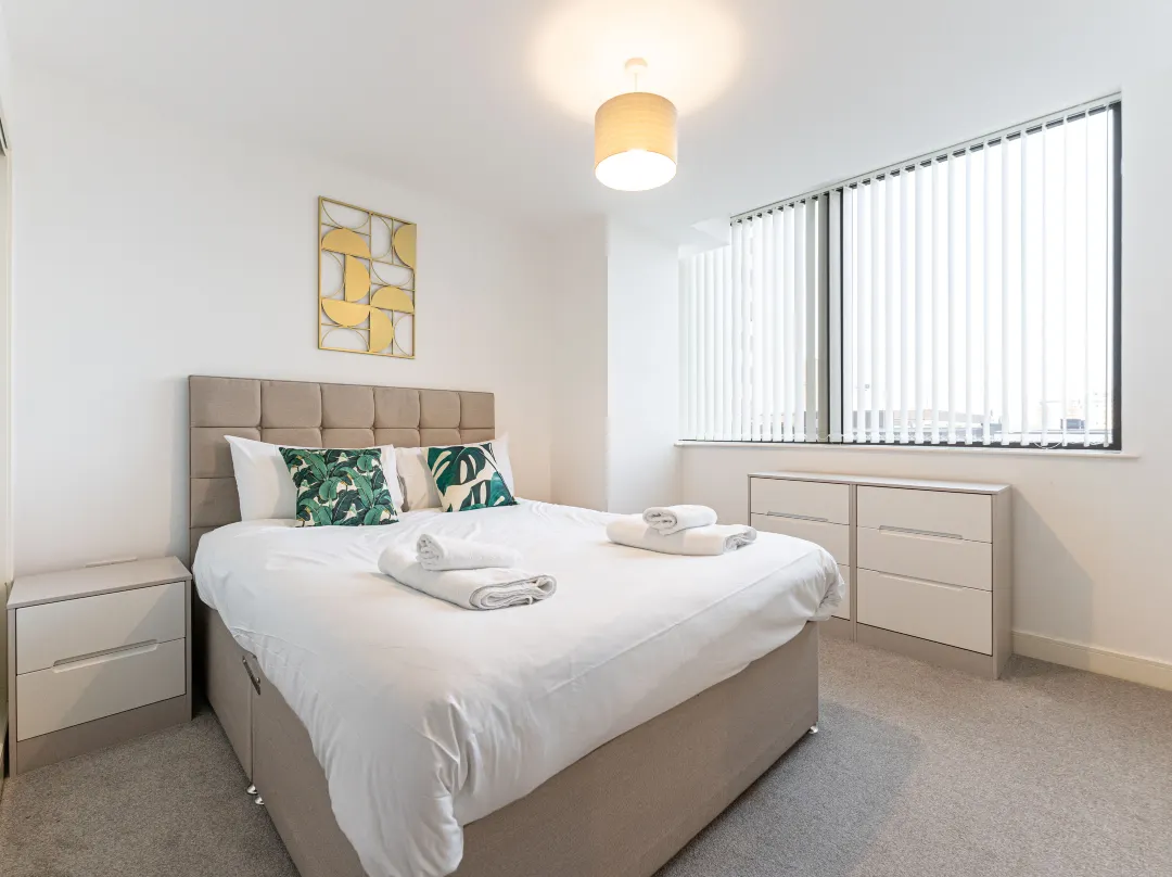 Pet-friendly 1br Apt Sleeps 4 In Bmh Centre With Parking - Staffordshire