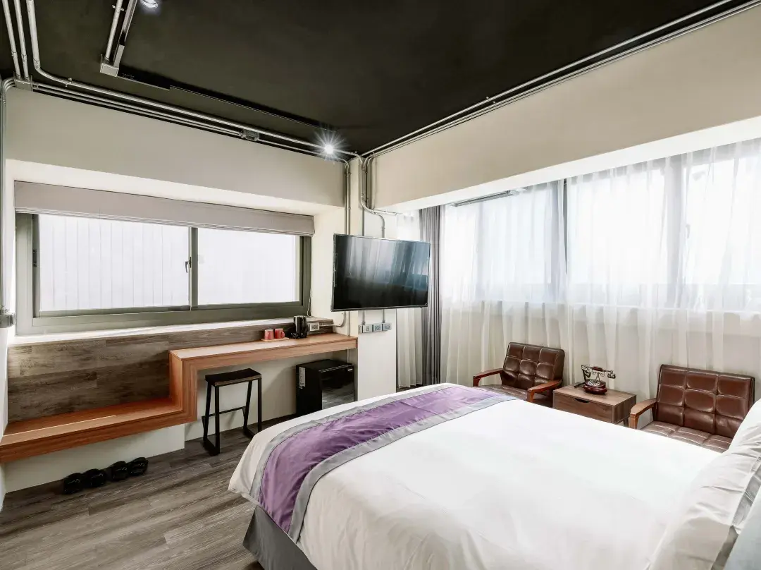 Saturn Hotel - North District
