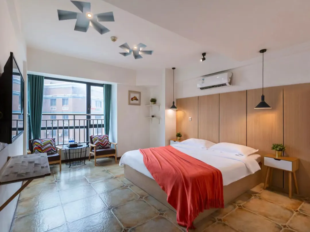 Wiseman Travel Theme Hotel - Chongqing