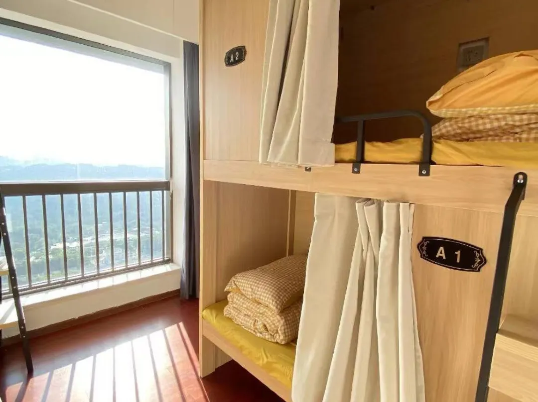 Four Two Home Youth Hostel - Shenzhen