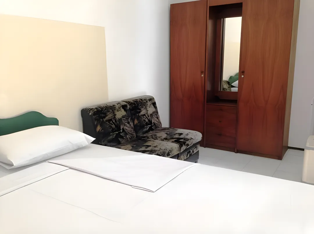 Henny Executive Homestay - Surabaya