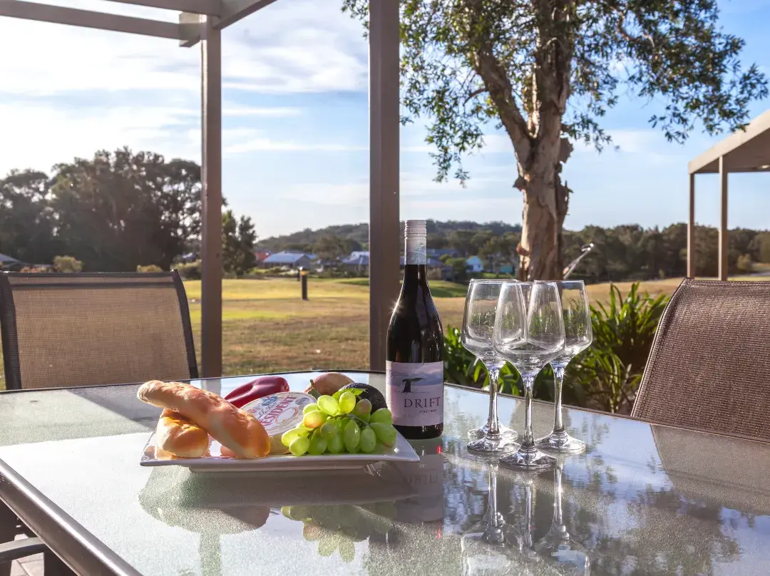 Golf & Beach Bliss: Book Direct In Salamander Bay - Port Stephens