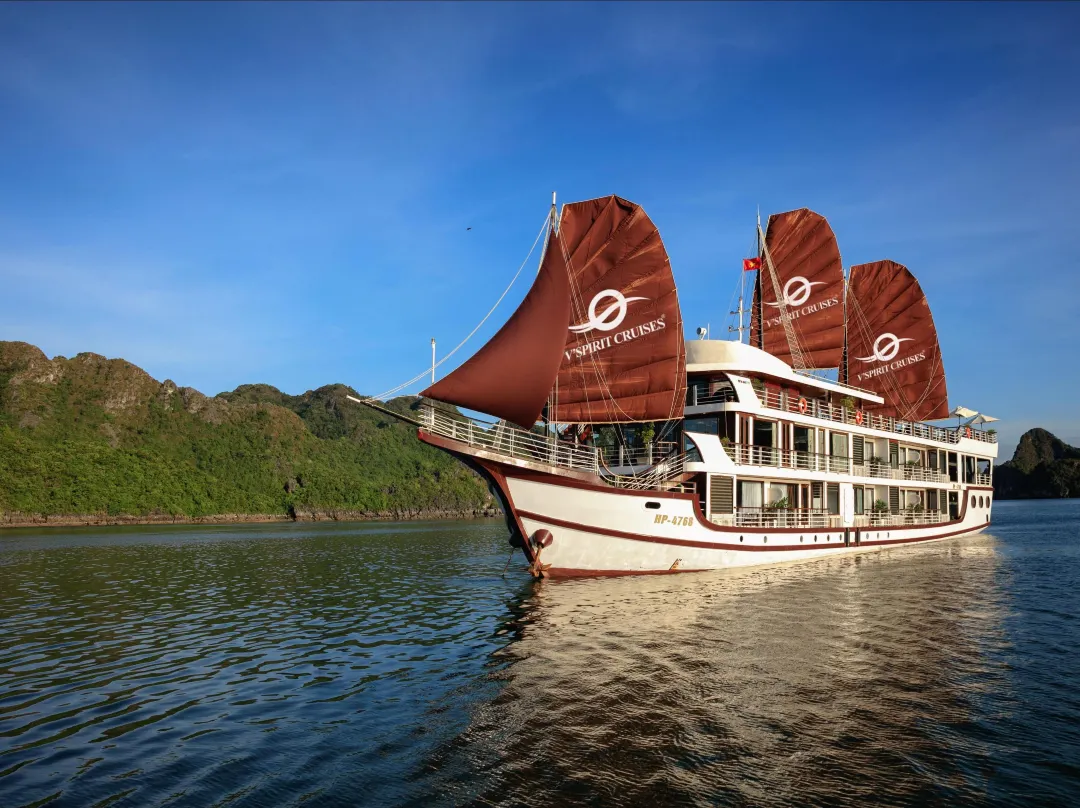 V'spirit Cruises - Quảng Yên