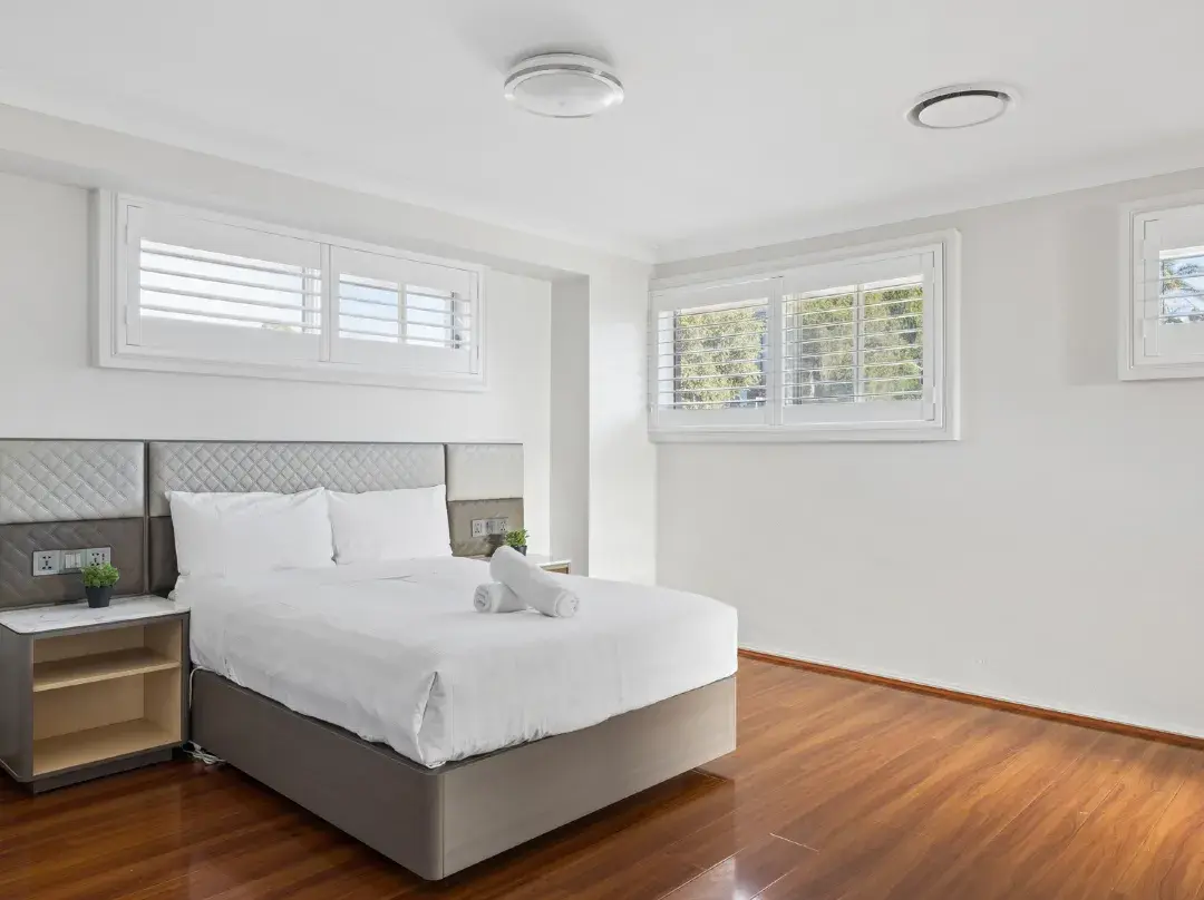 Modern Rooms Near Station & Motorway Access - Sydney