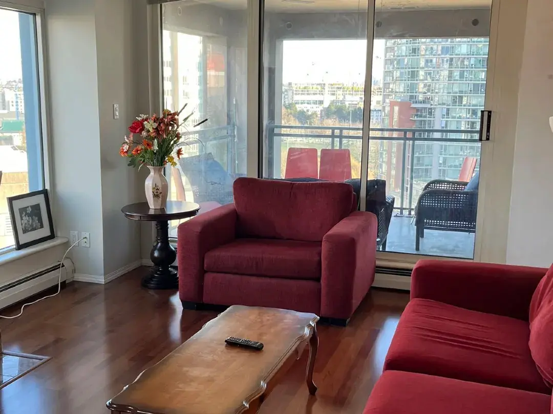 Lxy Condo - Vancouver