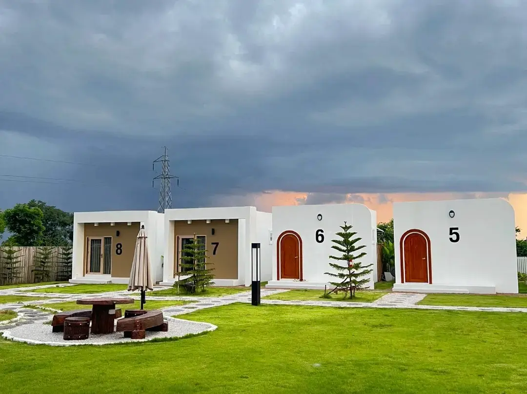 Green White Resort & Cafe - Khon San District