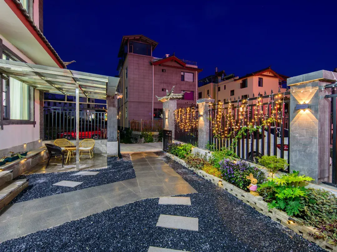 Yuyue · Seeking Seclusiontranquil Resort Projection Luxury And Beautiful Accommodation - Lijiang