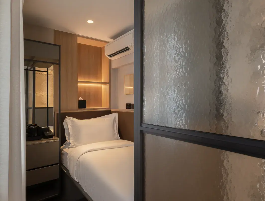 Claude Hotel - Newly Renovated - Bukit Merah