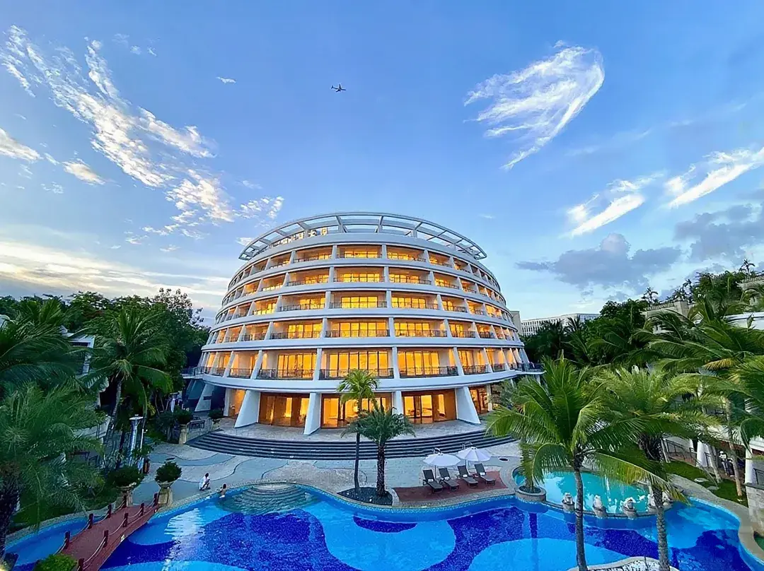 Xinjiang Plaza Holiday Hotel - Sanya