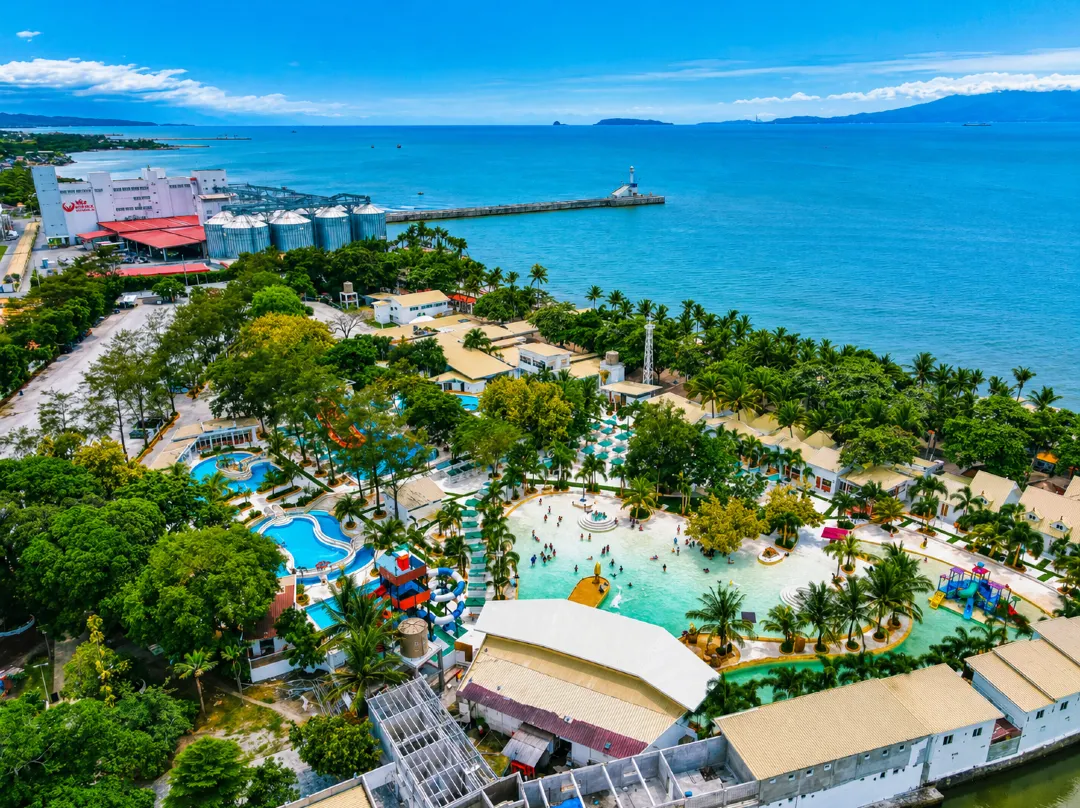 Villa Excellance Beach & Wave Pool Resort - Suites & Villas - Cavite City