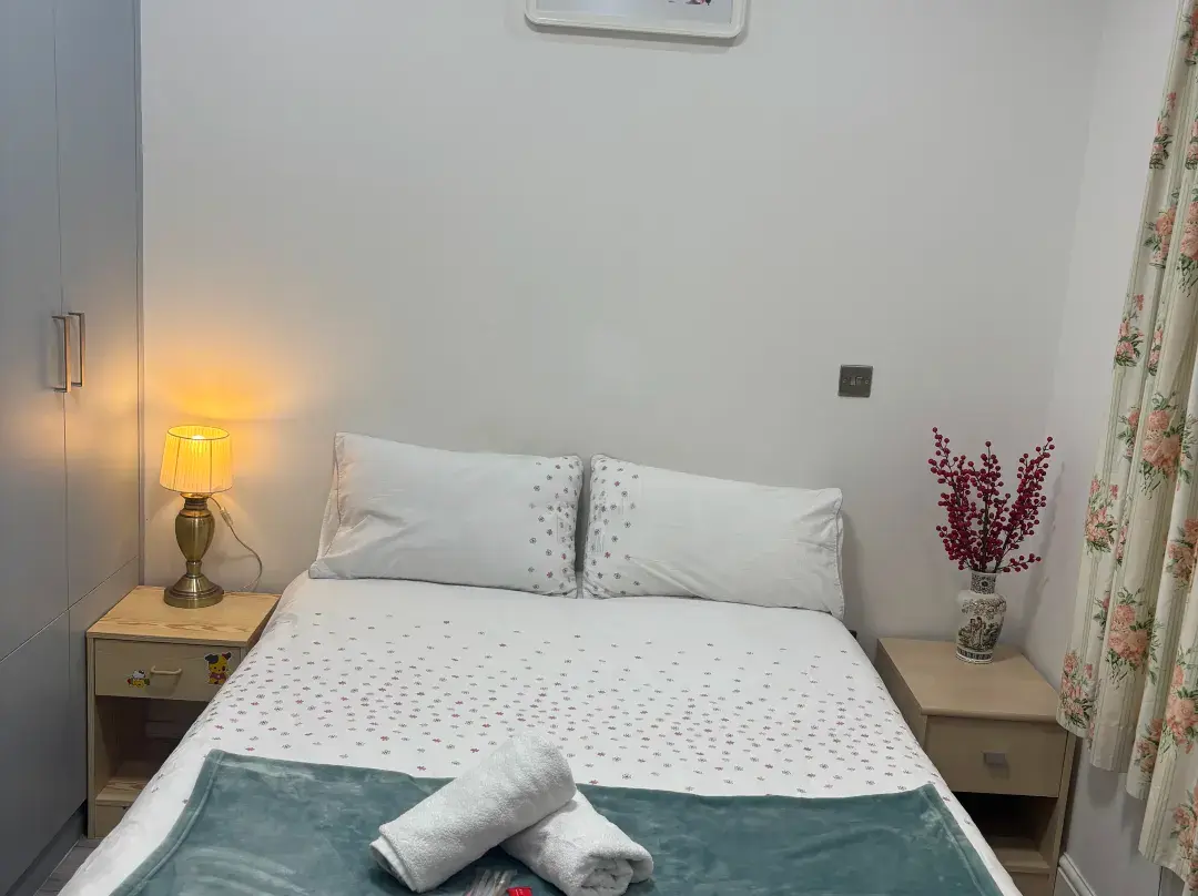 Min Su Rooms - Staines-upon-Thames