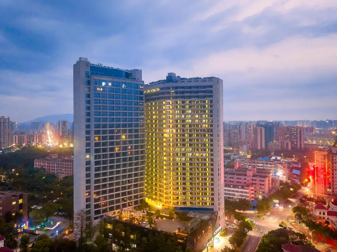 Zhongkai Huafu Holiday Hotel - Qingyuan