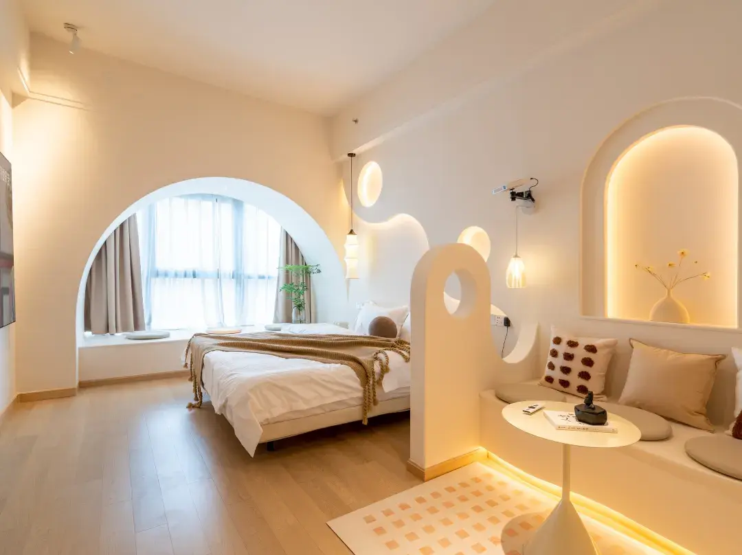 "Blooming Roses - Designer Audiovisual B&b（wanda Plaza And Kunming Railway Station Branch)) - Kunming