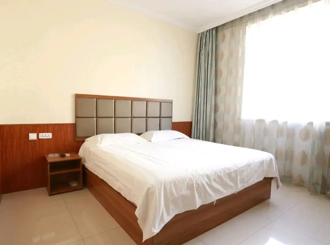 Qian Guoxin Dingsheng Hotel - 松原市
