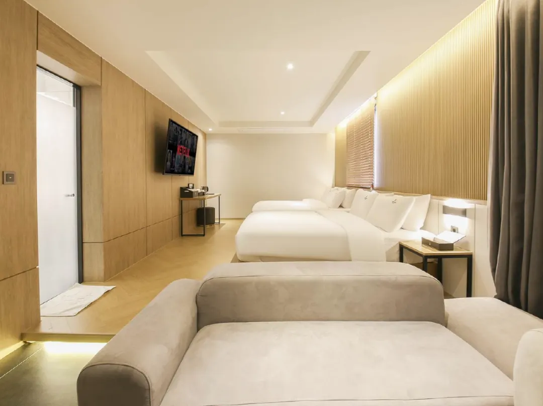 Gimhae Samgye The Van Hotel - Busan