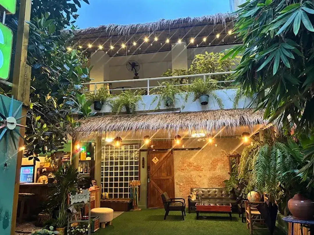 The Oasis On 8 Cozy Homestay & Café - Bangkok