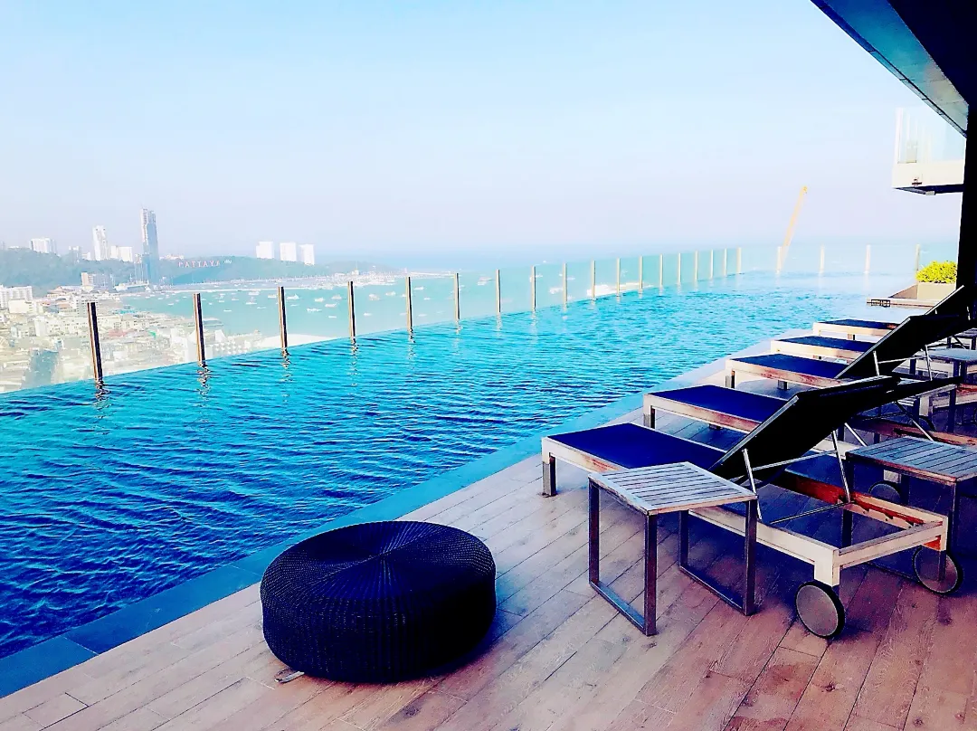 The Base Sea View Holiday - Pattaya