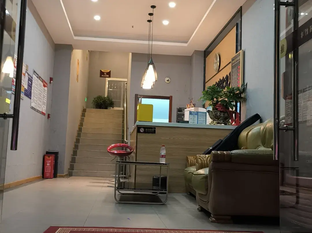 Huangshi Fengzhuyuan Hotel - Huangshi