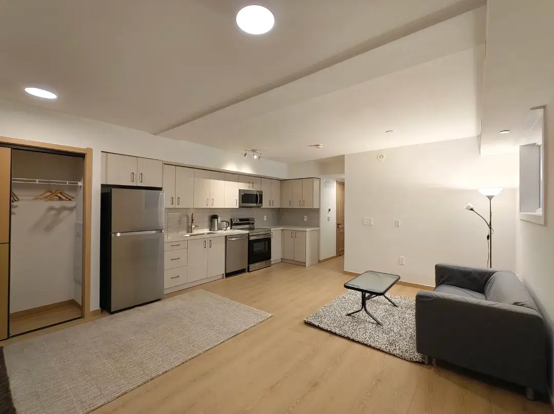 Warmwood Stay - Toronto