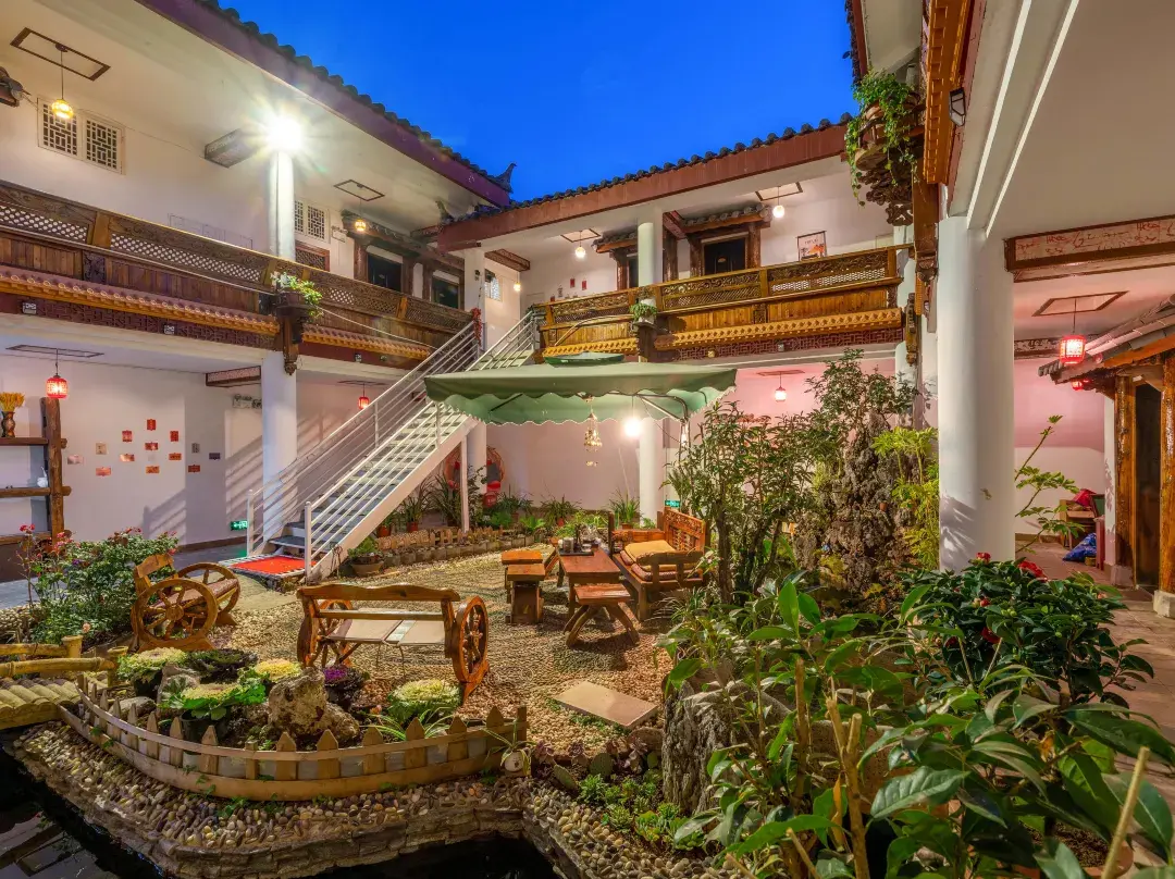 Pure Heart · Moming Inn - Lijiang