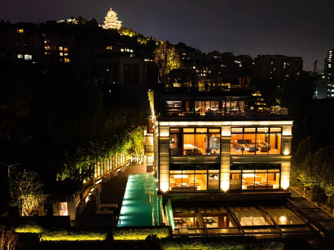Xingye Jian · Hidden Mountain Resort Hotel - Chongqing