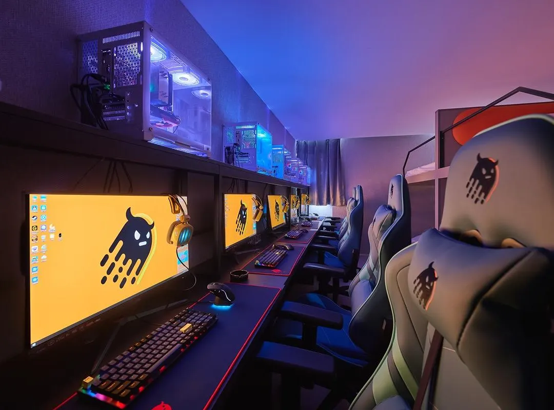 Tengwan E-sports Hotel - Hong Kong