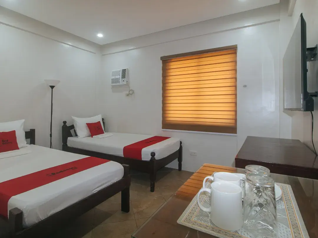 Reddoorz @ David's Travellers Inn Cavite - General Trias