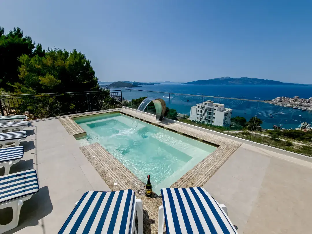 Sunset Shoreline Saranda - Sea View - Free Private Parking - Pool - 薩蘭達