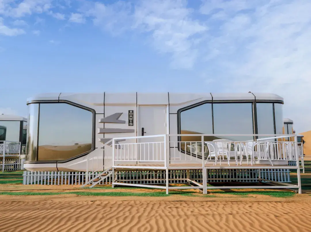 Space Capsule Hotel Bar - Zhongwei