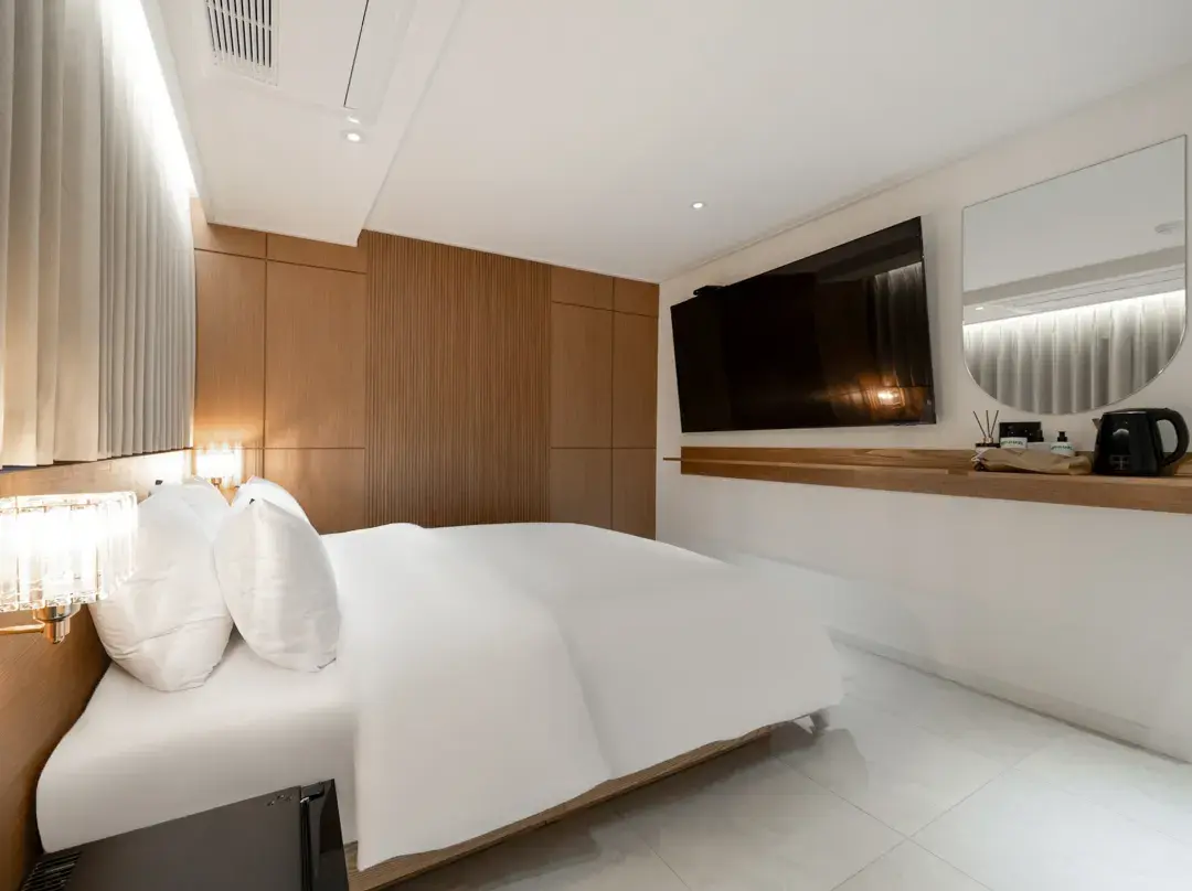 Sinchon Brown Dot Sinchon Branch - 首爾