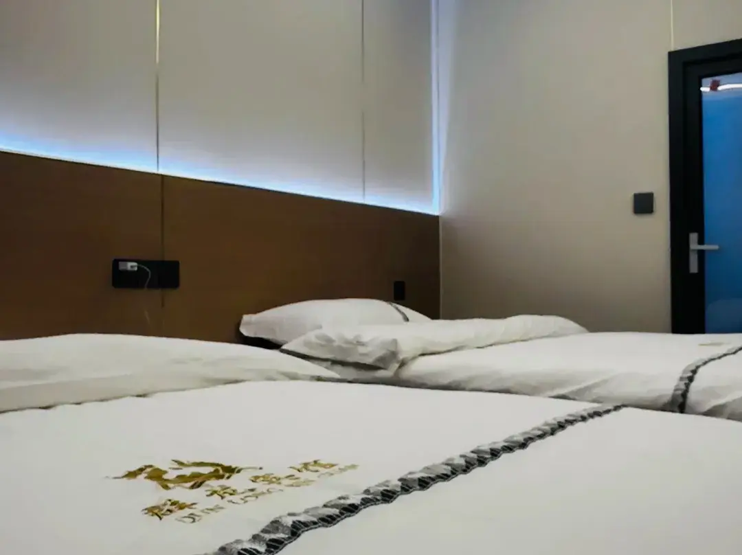 Qunlong Hostel - Kunming