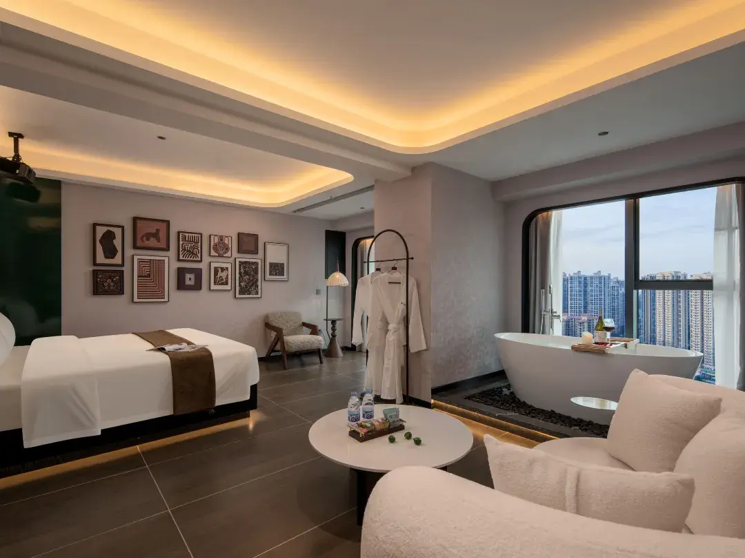 Dazzle Peaks Lotel - Changsha
