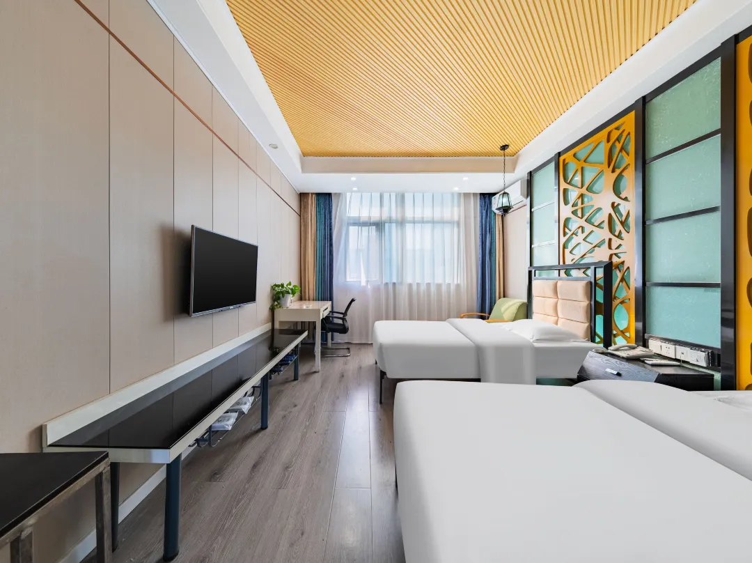 Luohe Yiyue Le Xuan Hotel - Luohe