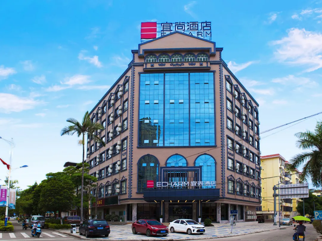 Echarm Hotel - Móng Cái