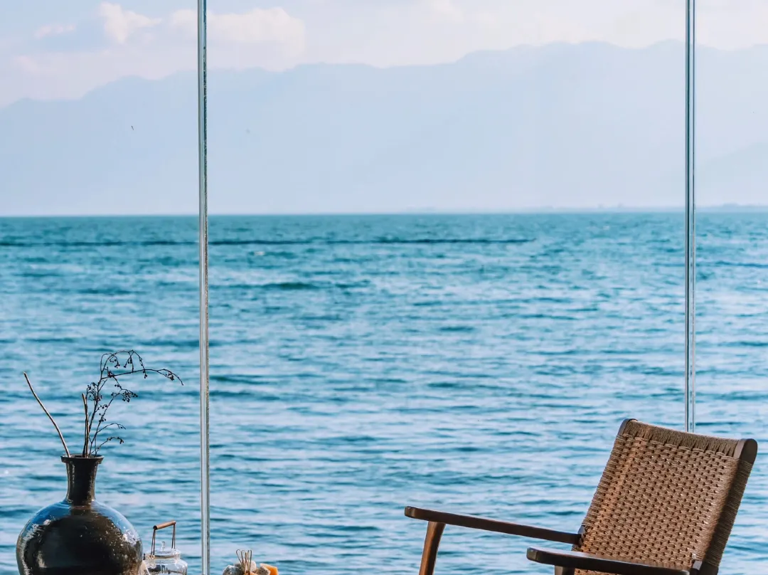 Mountain Riverside Retreat · Dali Erhai Branch - Seaside & Mountain View, Moonlit Huaxi Cottage - Dali