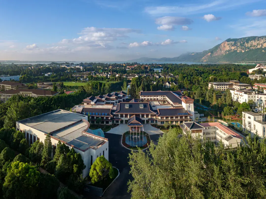 Kuntie Dianchi Hotel. - Kunming