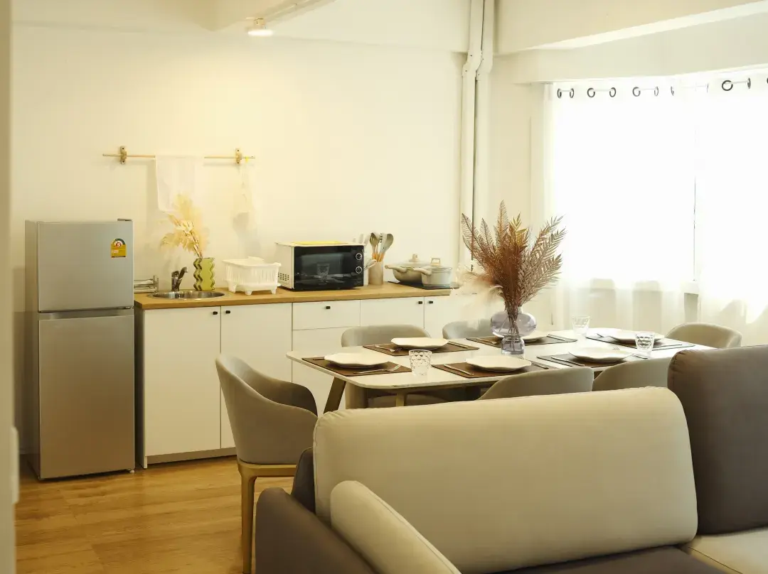 3 Bedrooms China Town, Rare To Find 2 Mins From Mrt Train - 