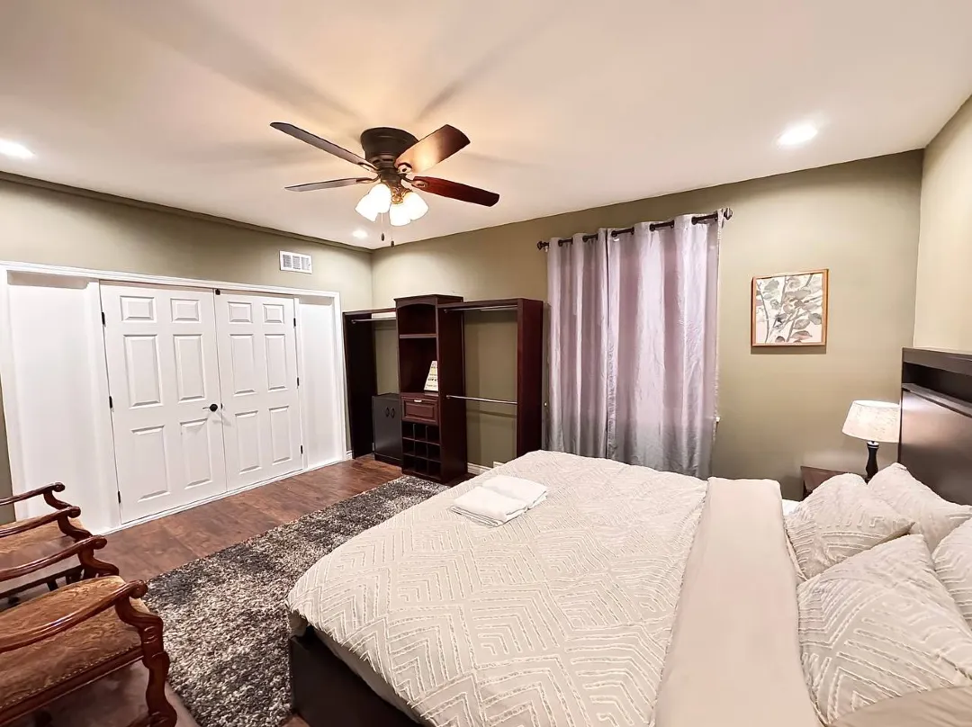 The Quiet Lux Room #3 With Kb - Brea, CA