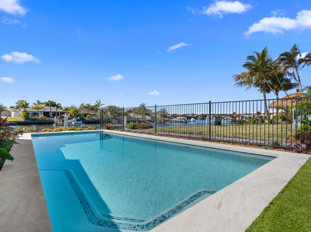 Seanna Blue: Relax & Indulge On The Canal - Bribie Island