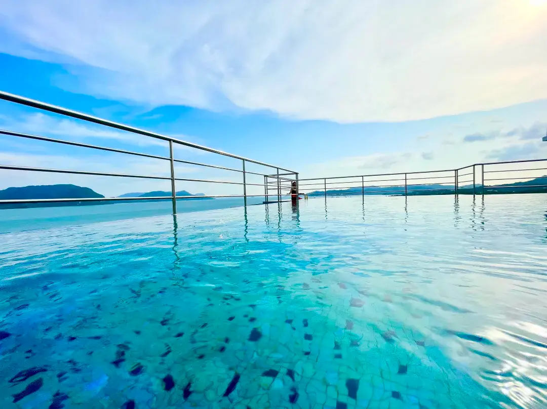 Langkawi Seaview Cube W/ Rooftop Pool - Kuah